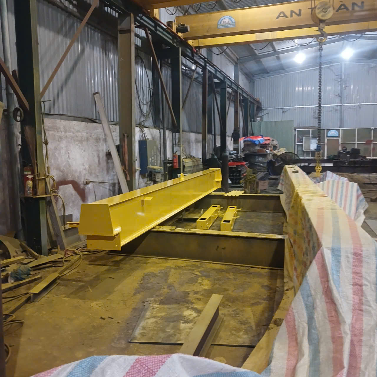 sơn cẩu trục - Cầu Trục, Cẩu Trục Nhà Xưởng, Cổng Trục, Palang nâng hạ