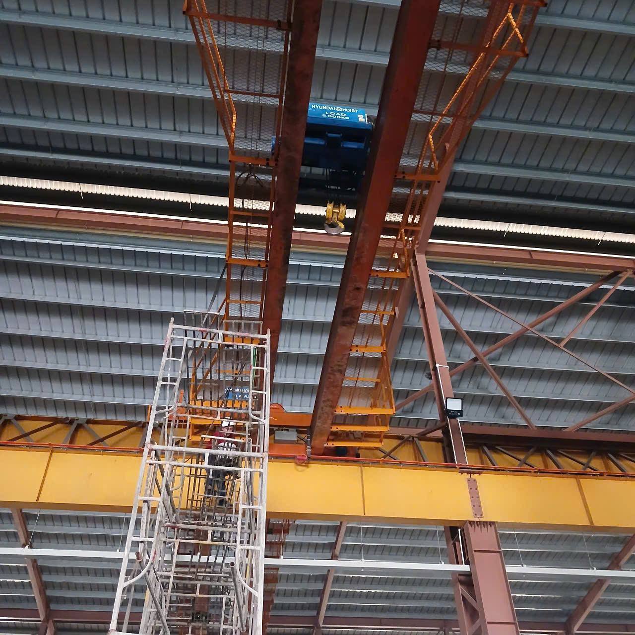 Lắp lan can cẩu - Cầu Trục, Cẩu Trục Nhà Xưởng, Cổng Trục, Palang nâng hạ